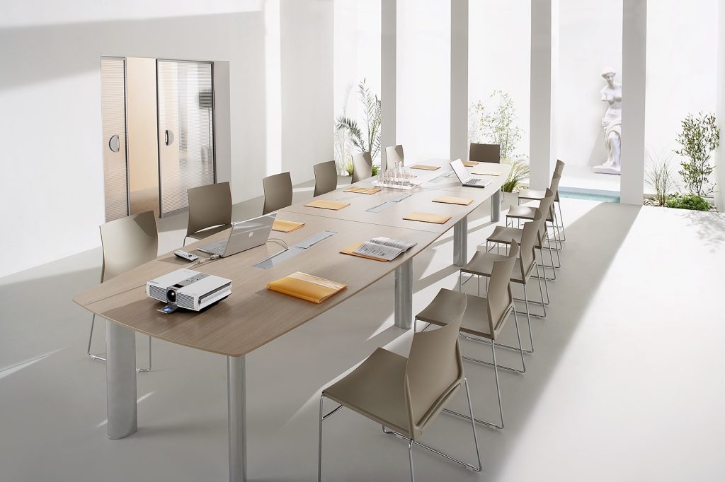 Grande Table Ovale de Réunion 12 Personnes Frégate